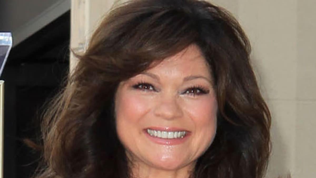 Valerie Bertinelli reacts to being fired from Kids Baking Championship